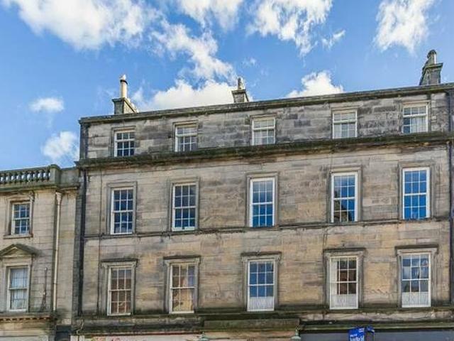 2 bedroom flat for sale in High Street Kirkcaldy KY1