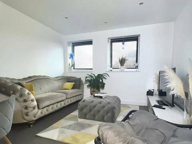 2 bedroom flat for sale in High Street London E15
