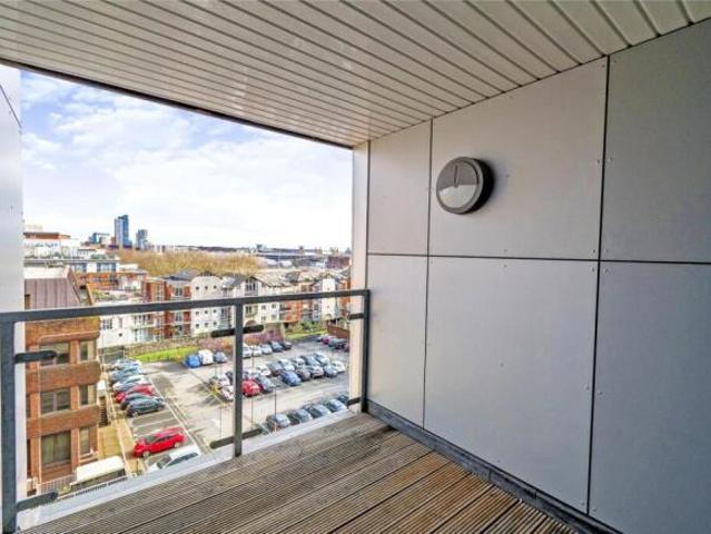2 bedroom flat for sale in High Street, SOUTHAMPTON, Hampshire, SO14