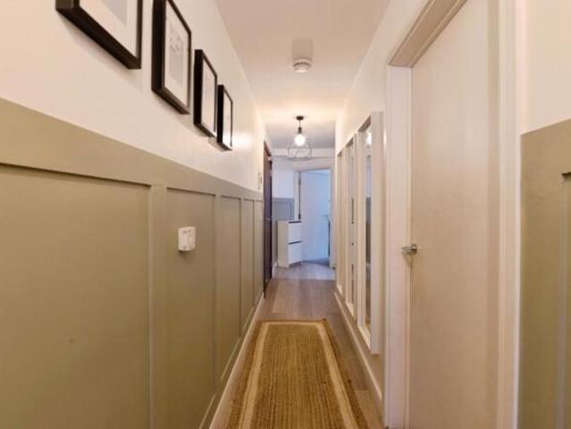 2 bedroom flat for sale in Highland Avenue, Essex, CM15