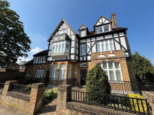 2 bedroom flat for sale in Highland Road, Bromley, BR1
