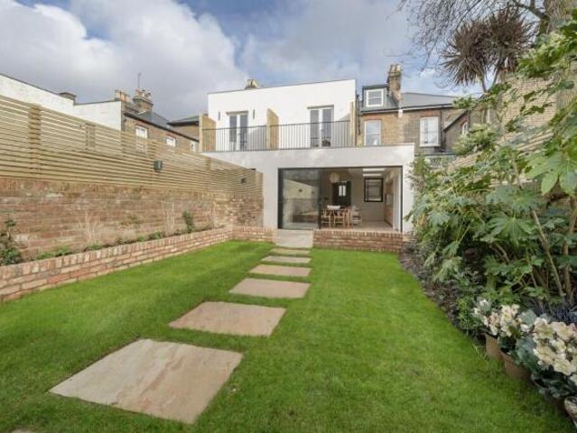 2 bedroom flat for sale in Highlever Road, London, W10