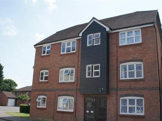 2 Bedroom Flat For Sale In Highwoods, Colchester