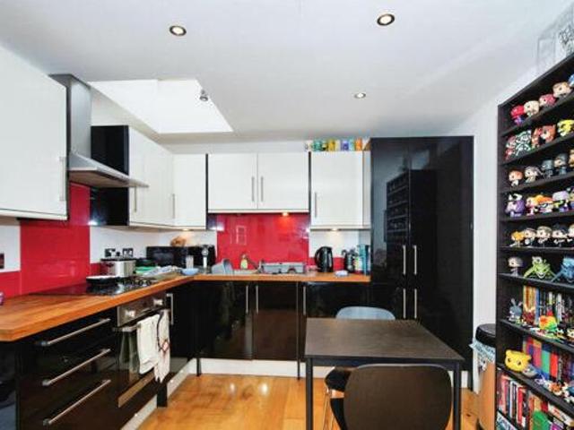 2 Bedroom Flat For Sale In Highworth