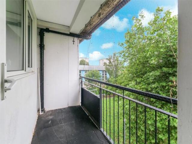2 bedroom flat for sale in Hillington Terrace, Glasgow, City, G52