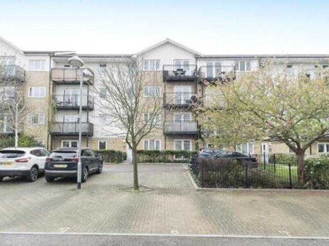 2 Bedroom Flat For Sale In Hitchin, Hertfordshire