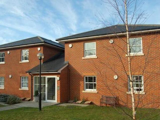 2 Bedroom Flat For Sale In Hitchin