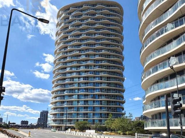 2 bedroom flat for sale in Hoola Building, Royal Docks, London, E16
