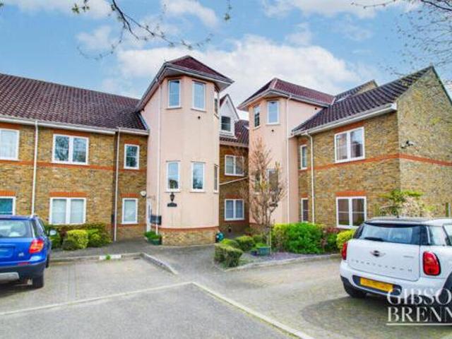 2 Bedroom Flat For Sale In Hockley