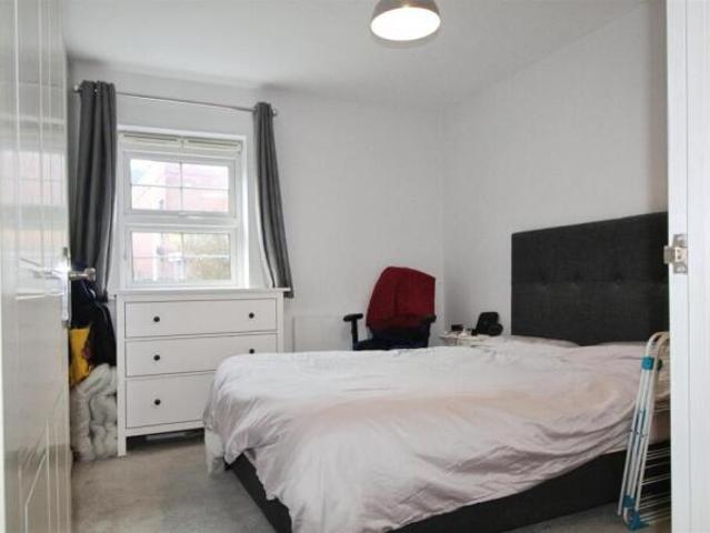 2 bedroom flat for sale in Holyhead Mews, Cippenham, SL1