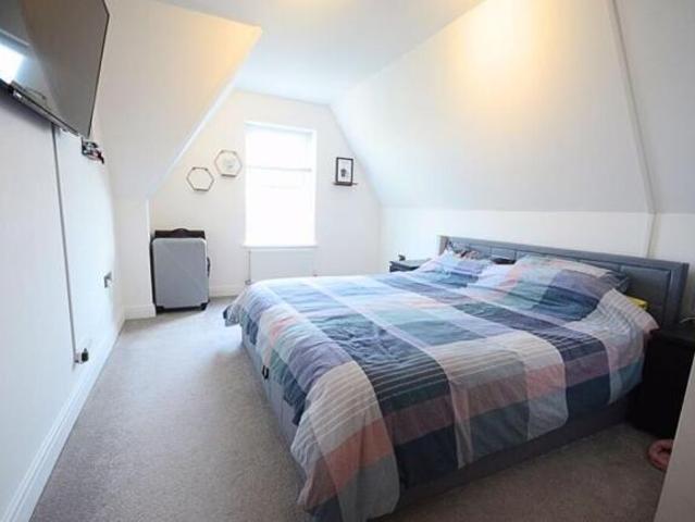 2 bedroom flat for sale in Holdenhurst Road, Bournemouth, BH8