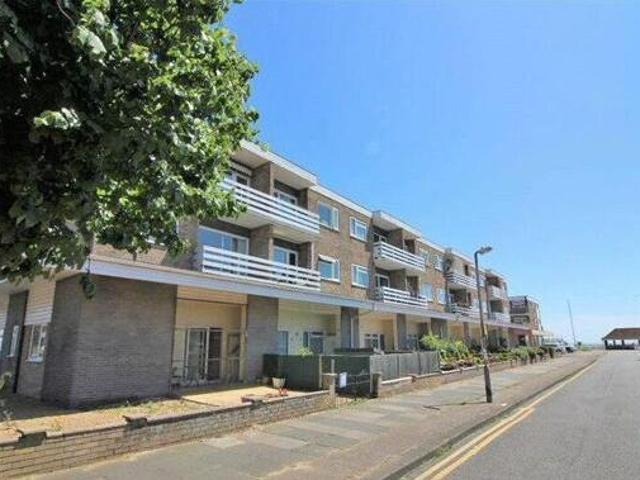 2 Bedroom Flat For Sale In Holland On Sea, Clacton On Sea