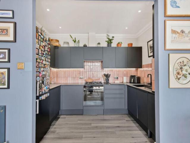 2 bedroom flat for sale in Holland House, 46 Clarence Parade, Southsea, PO5