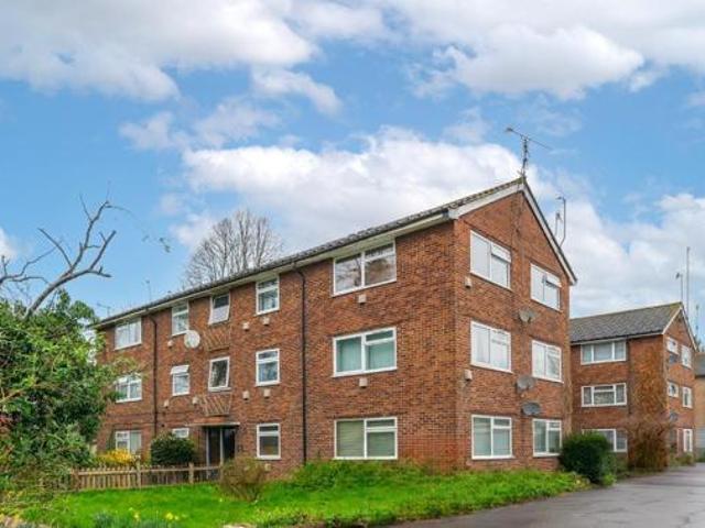 2 Bedroom Flat For Sale In Horley, Surrey