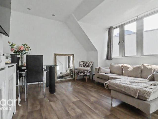 2 bedroom flat for sale in Horne Lane, Bedford, MK40