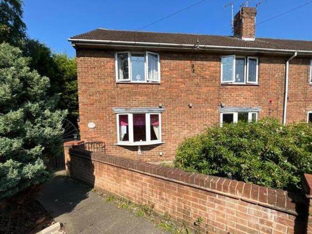 2 Bedroom Flat For Sale In Horninglow, Burton on trent