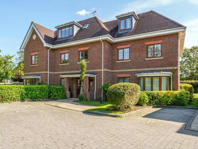 2 Bedroom Flat For Sale In Horsell, Surrey