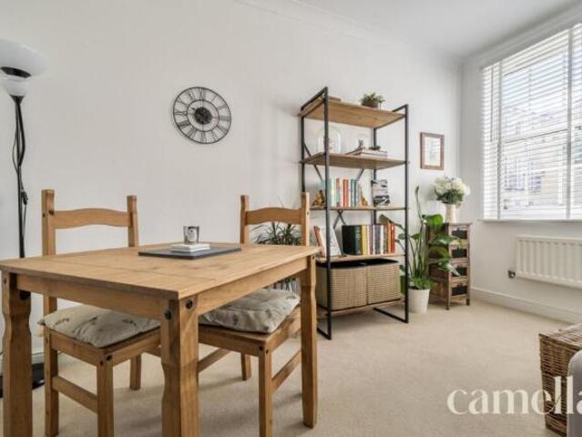 2 bedroom flat for sale in Horstmann Close, Bath, BA1