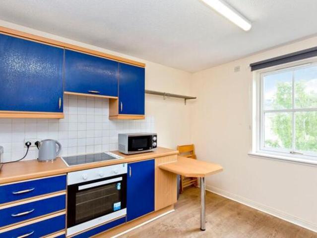 2 bedroom flat for sale in Huntingdon Place, Edinburgh, EH7