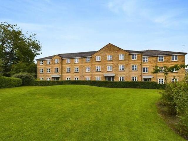 2 Bedroom Flat For Sale In Huddersfield