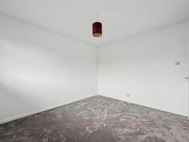 2 bedroom flat for sale in Hughenden Road, St. Albans, AL4