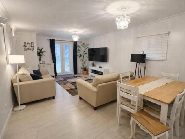 2 bedroom flat for sale in Hulse Road, Southampton, Hampshire, SO15