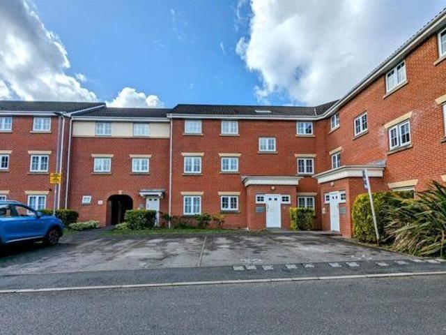 2 Bedroom Flat For Sale In Hyde, Greater Manchester