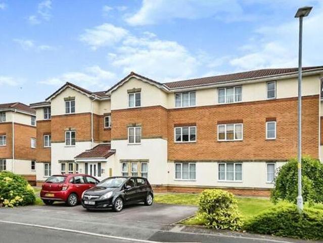 2 Bedroom Flat For Sale In Hyde, Greater Manchester
