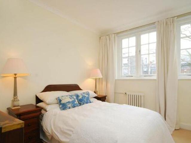 2 Bedroom Flat For Sale In Hyde Park Estate, London