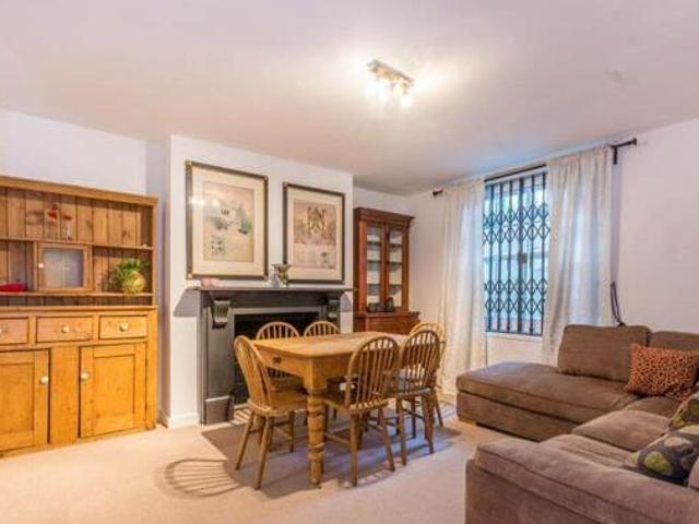 2 Bedroom Flat For Sale In Hyde Park Estate, London