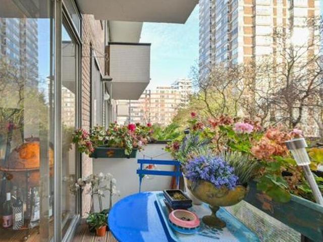 2 Bedroom Flat For Sale In Hyde Park Estate, London