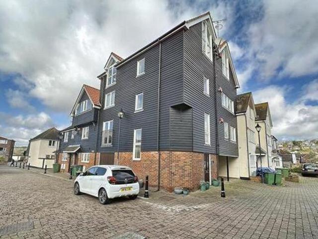 2 Bedroom Flat For Sale In Hythe