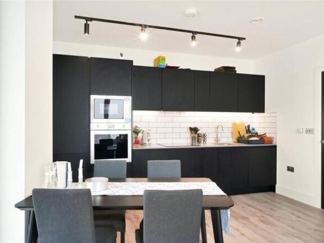 2 bedroom flat for sale in Icon Tower, Acton, W3