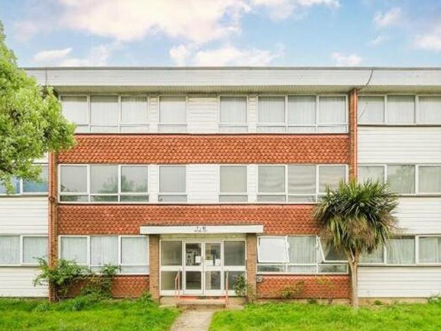 2 Bedroom Flat For Sale In Ilford, London