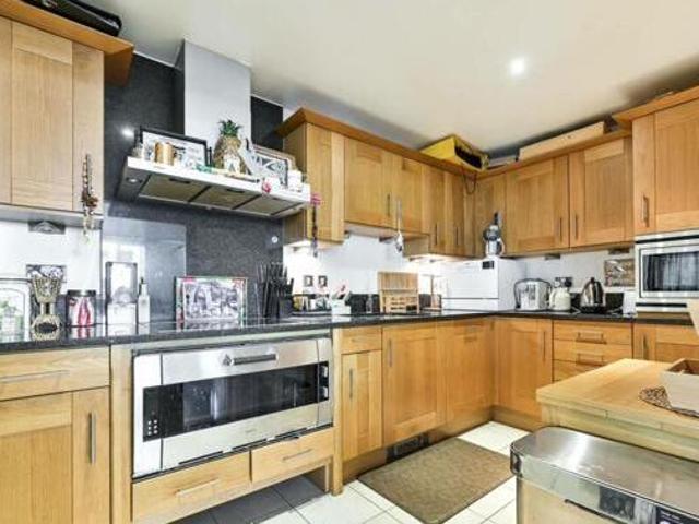 2 Bedroom Flat For Sale In Imperial Wharf, London