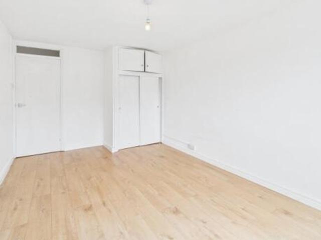 2 bedroom flat for sale in Inglewood Court, Reading, RG30