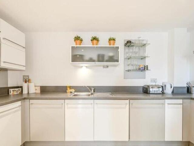 2 Bedroom Flat For Sale In Isle Of Dogs, London