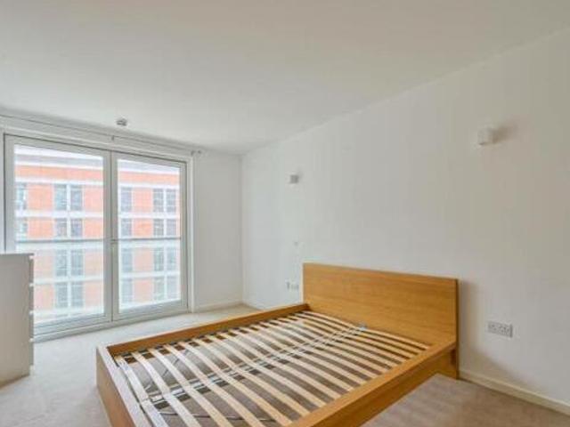 2 Bedroom Flat For Sale In Isle Of Dogs, London