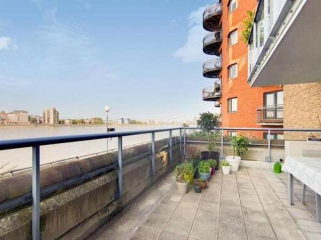 2 Bedroom Flat For Sale In Isle Of Dogs, London