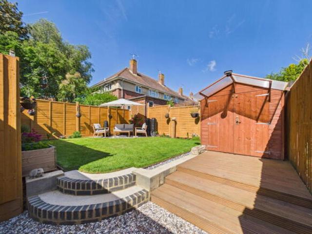 2 bedroom flat for sale in Ivydore Avenue, Worthing BN13
