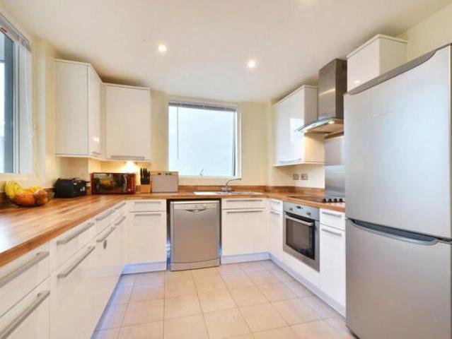 2 bedroom flat for sale in Jantzen House, Ealing Road, TW8