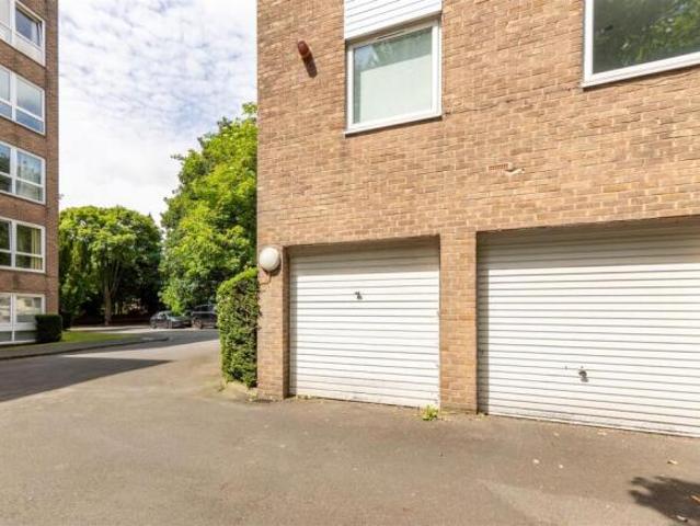 2 bedroom flat for sale in Jesmond Park East, Newcastle Upon Tyne, NE7