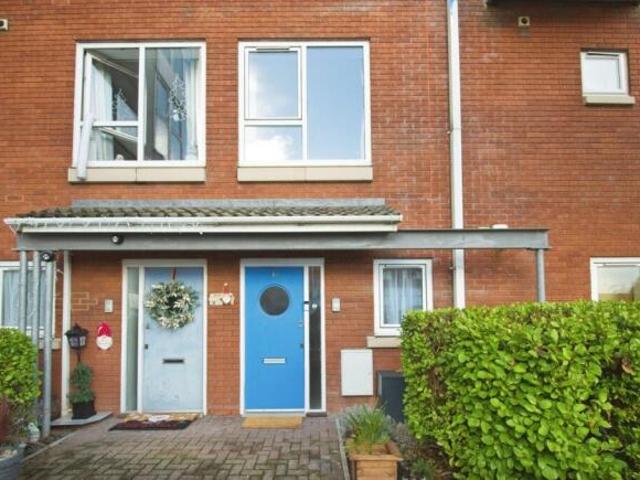 2 bedroom flat for sale in Jim Driscoll Way, Cardiff, Caerdydd, CF11
