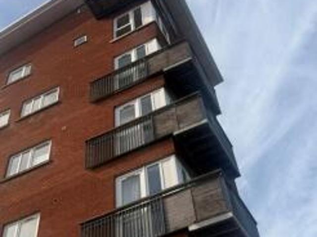 2 bedroom flat for sale in Jim Driscoll Way, Cardiff Bay, CF11