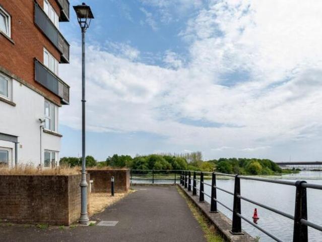 2 bedroom flat for sale in Jim Driscoll Way, Cardiff Bay, CF11