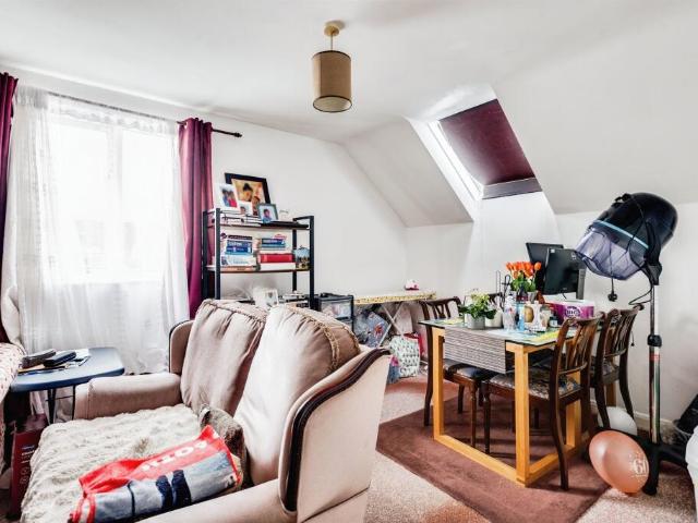 2 bedroom flat for sale in Joan Lawrence Place, Headington, Oxford, OX3