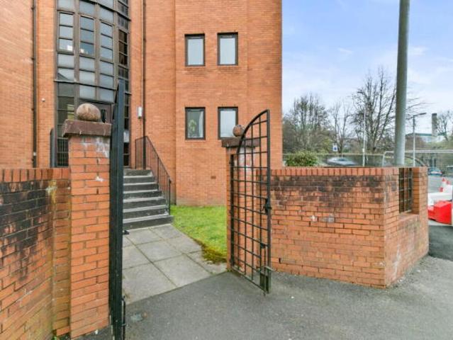 2 bedroom flat for sale in John Knox Street, Glasgow, G4