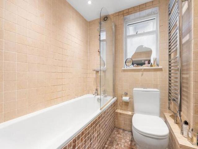 2 bedroom flat for sale in Josephine Avenue, SW2