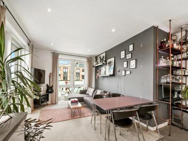 2 Bedroom Flat For Sale In Juniper Drive