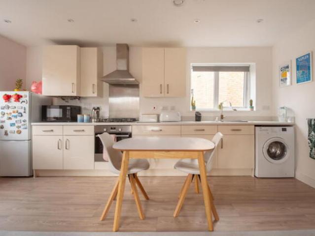 2 bedroom flat for sale in Julia House, Mulberry Park, Bath, BA2 5FB, BA2